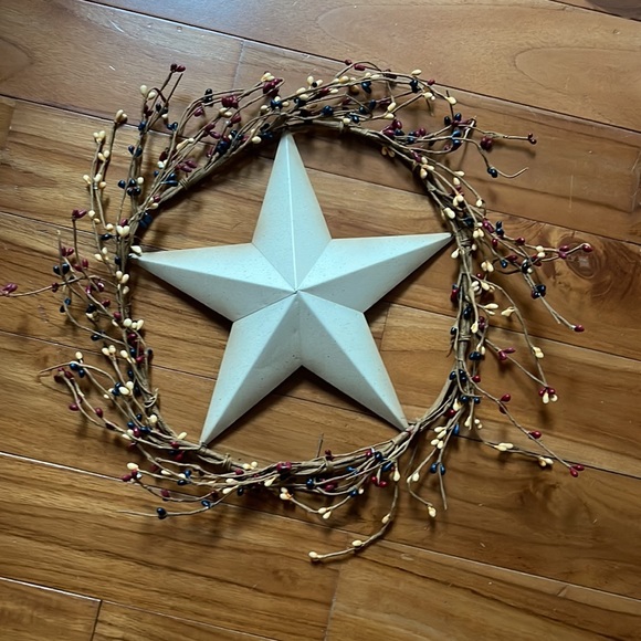 Vintage | Accents | Wreath Farmhouse Pip Berry Vine Tin Barn Star ...